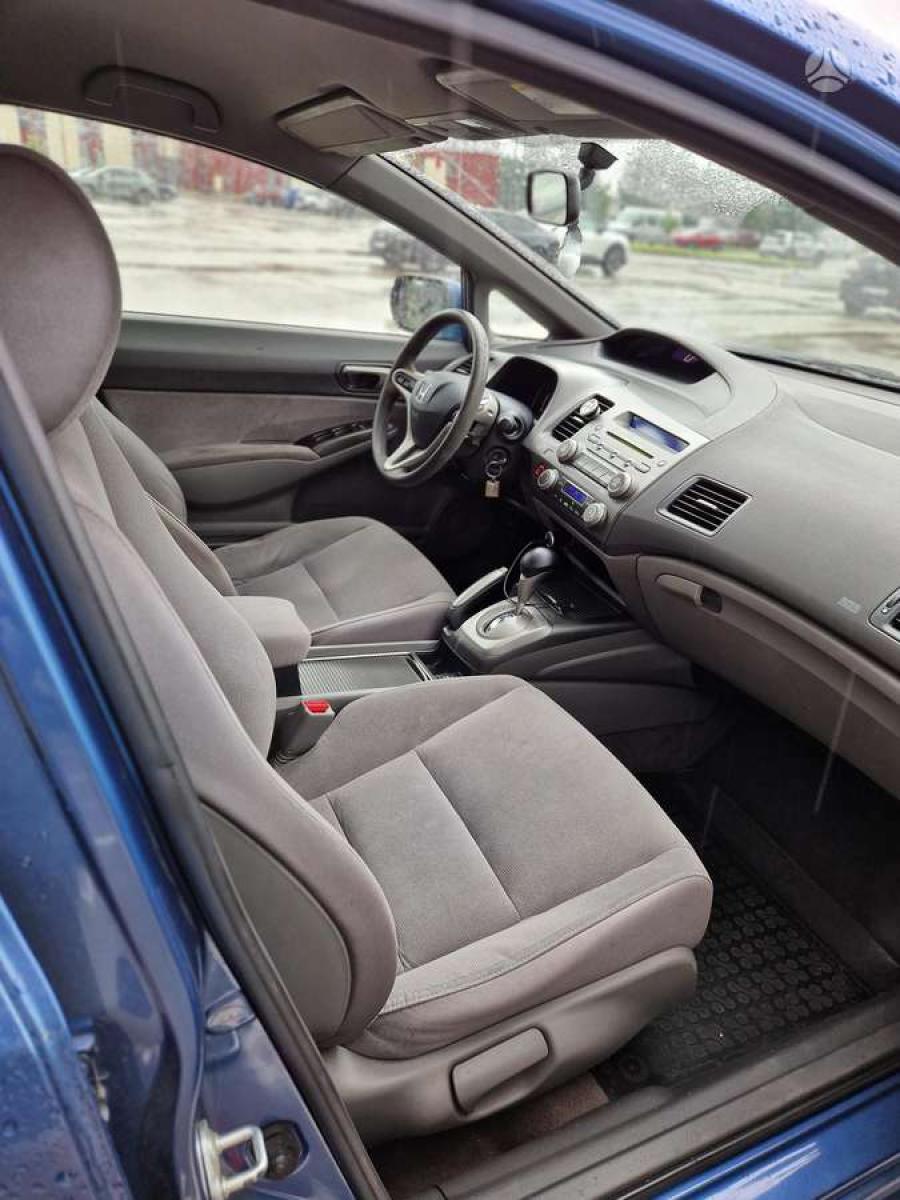 Blue Honda Civic 2008 in Kaunas, with an engine capacity of 1.30 L and mileage of 250 thousand km for 2550 €, photo 7 on AUTOMOTO.COM.LV