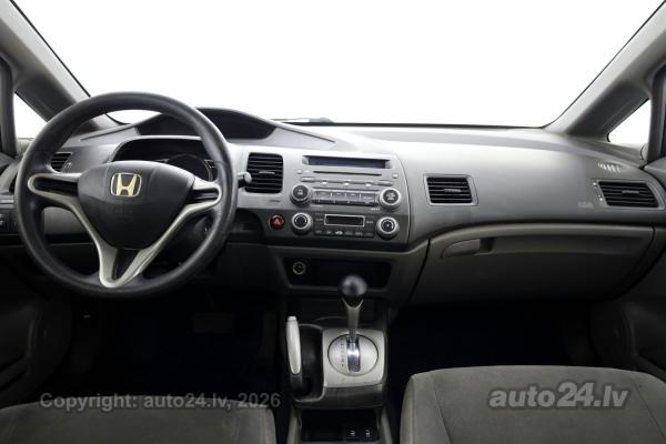 Zils Honda Civic 2009 Tallina, ar dzinēja tilpumu 1.80 L un nobraukumu 289 tūkst. km par 2299 €, foto 5 vietnē AUTOMOTO.COM.LV