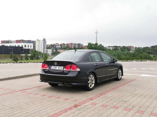 Zils Honda Civic 2009 Viļņa, ar dzinēja tilpumu 1.34 L un nobraukumu 400 tūkst. km par 1350 €, foto 1 vietnē AUTOMOTO.COM.LV