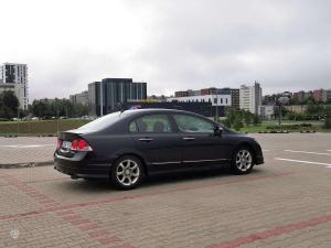 Blue Honda Civic 2009 in Vilnius, with an engine capacity of 1.34 L and mileage of 400 thousand km for 1350 €, photo 4 on AUTOMOTO.COM.LV
