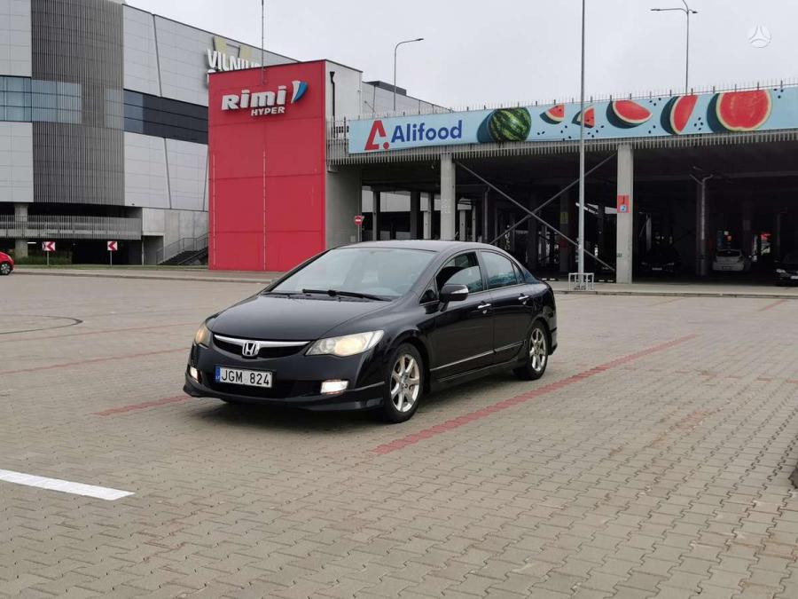 Blue Honda Civic 2009 in Vilnius, with an engine capacity of 1.34 L and mileage of 400 thousand km for 1350 €, photo 5 on AUTOMOTO.COM.LV