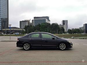 Blue Honda Civic 2009 in Vilnius, with an engine capacity of 1.34 L and mileage of 400 thousand km for 1350 €, photo 8 on AUTOMOTO.COM.LV