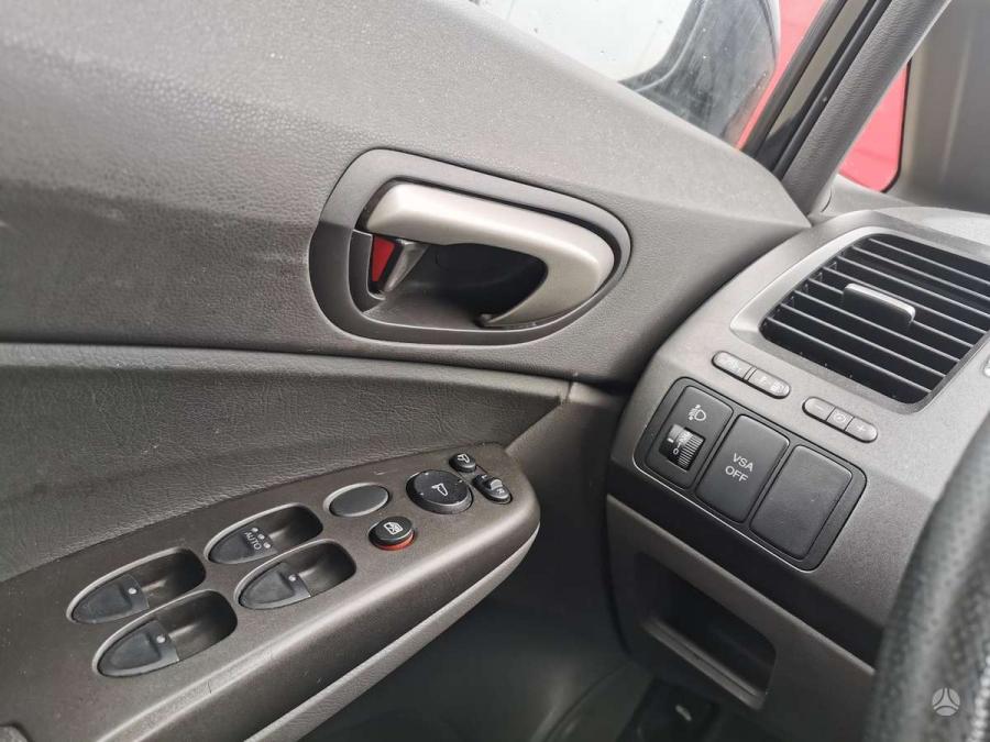 Blue Honda Civic 2009 in Vilnius, with an engine capacity of 1.34 L and mileage of 400 thousand km for 1350 €, photo 28 on AUTOMOTO.COM.LV