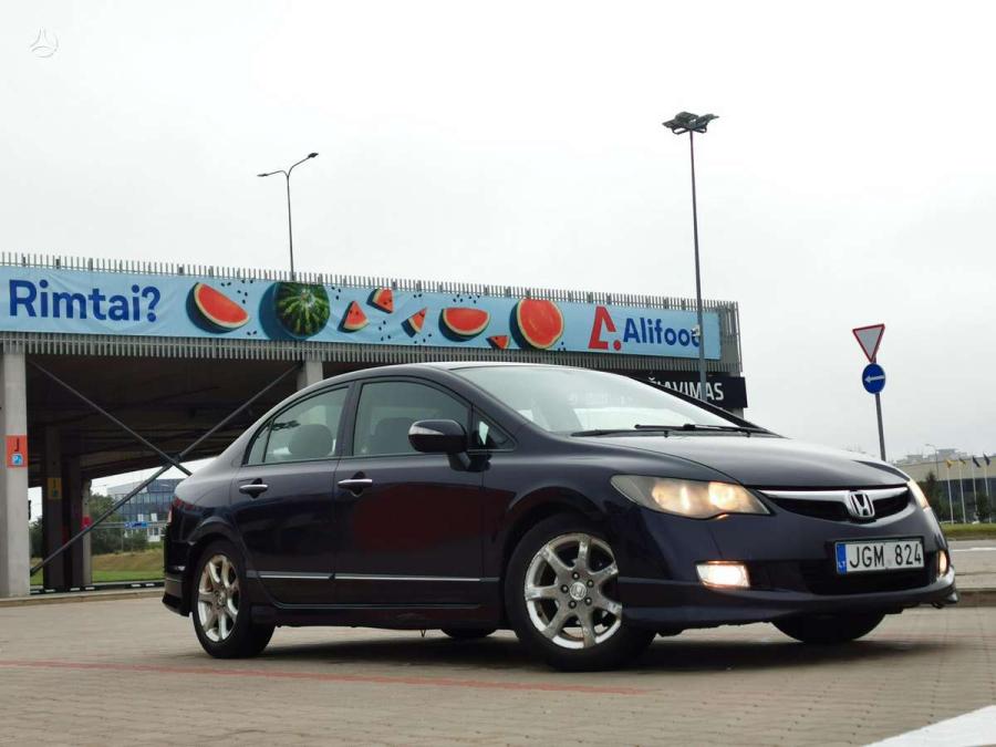 Blue Honda Civic 2009 in Vilnius, with an engine capacity of 1.34 L and mileage of 400 thousand km for 1350 €, photo 31 on AUTOMOTO.COM.LV
