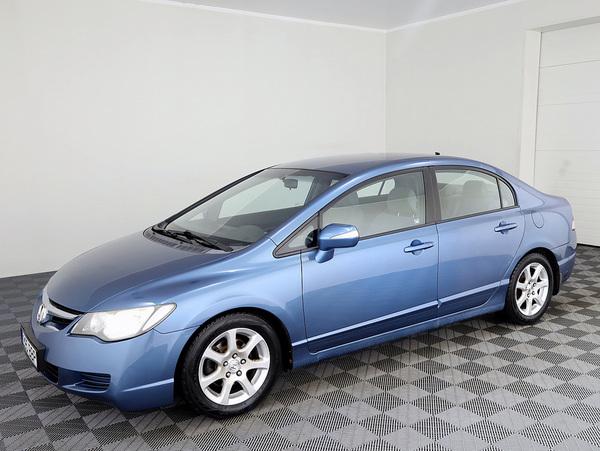 Blue Honda Civic 2009 in Tallinn, with an engine capacity of 1.80 L and mileage of 289 thousand km for 2199 €, photo 3 on AUTOMOTO.COM.LV