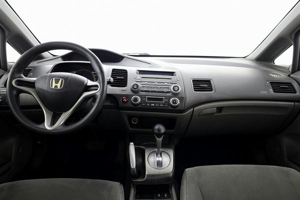 Blue Honda Civic 2009 in Tallinn, with an engine capacity of 1.80 L and mileage of 289 thousand km for 2199 €, photo 6 on AUTOMOTO.COM.LV