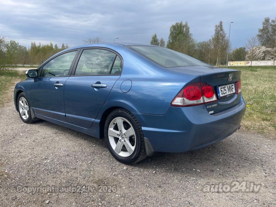 Blue Honda Civic 2010 in Tallinn, with an engine capacity of 1.80 L and mileage of 108 thousand km for 4490 €, photo 5 on AUTOMOTO.COM.LV