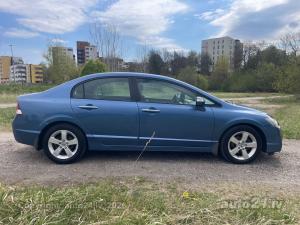 Blue Honda Civic 2010 in Tallinn, with an engine capacity of 1.80 L and mileage of 108 thousand km for 4490 €, photo 7 on AUTOMOTO.COM.LV