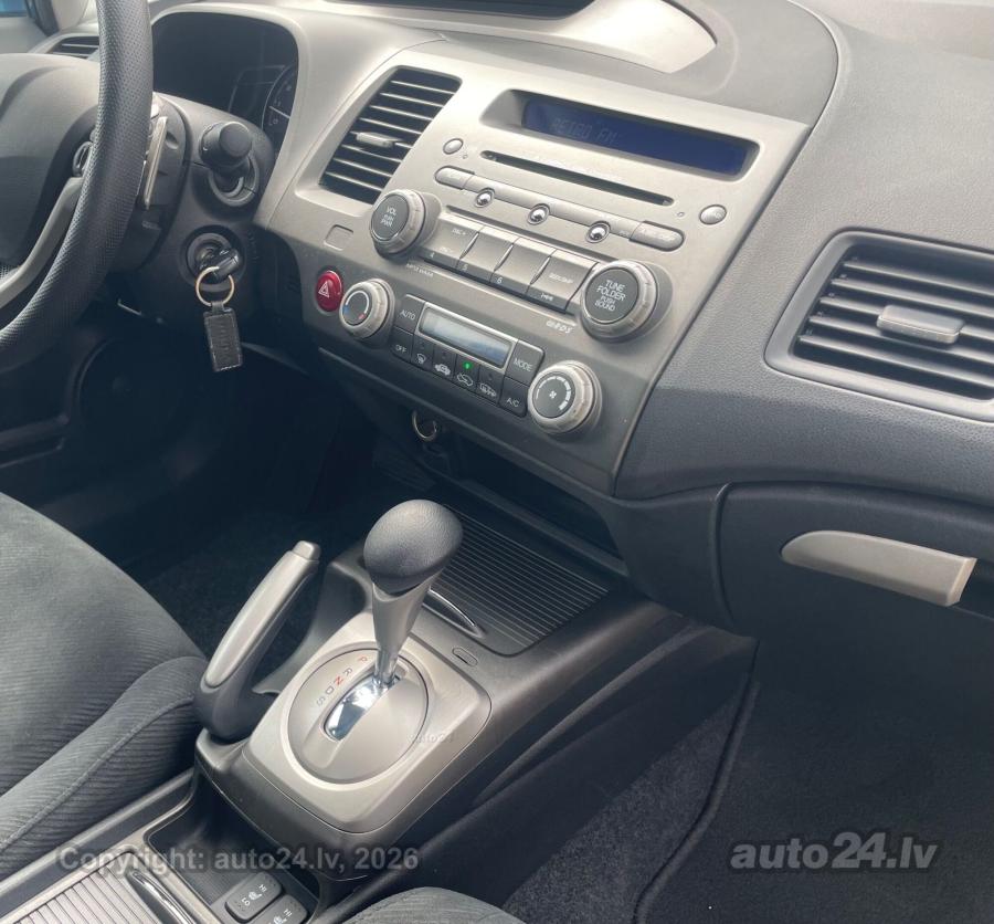 Blue Honda Civic 2010 in Tallinn, with an engine capacity of 1.80 L and mileage of 108 thousand km for 4490 €, photo 16 on AUTOMOTO.COM.LV