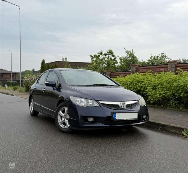 Blue Honda Civic 2010 in Vilnius, with an engine capacity of 1.34 L and mileage of 292 thousand km for 3250 €, photo 1 on AUTOMOTO.COM.LV