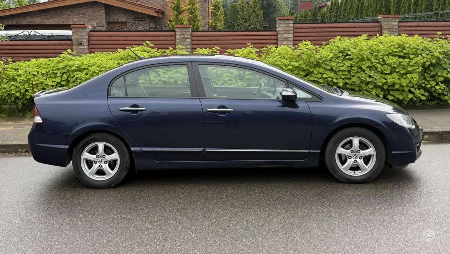 Zils Honda Civic 2010 Viļņa, ar dzinēja tilpumu 1.34 L un nobraukumu 292 tūkst. km par 3250 €, foto 5 vietnē AUTOMOTO.COM.LV