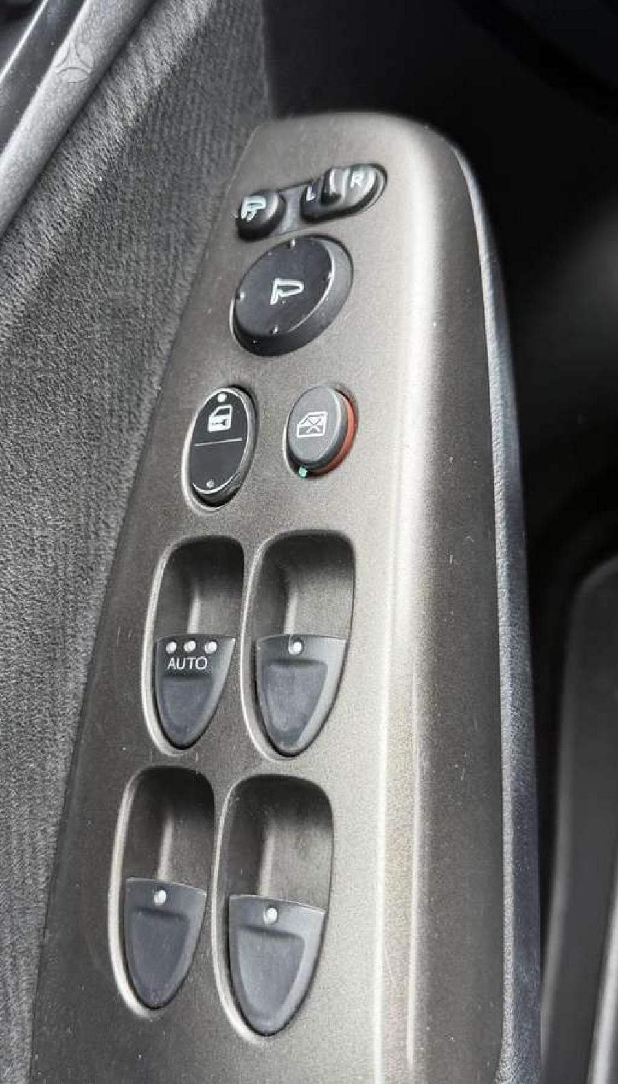 Zils Honda Civic 2010 Viļņa, ar dzinēja tilpumu 1.34 L un nobraukumu 292 tūkst. km par 3250 €, foto 17 vietnē AUTOMOTO.COM.LV