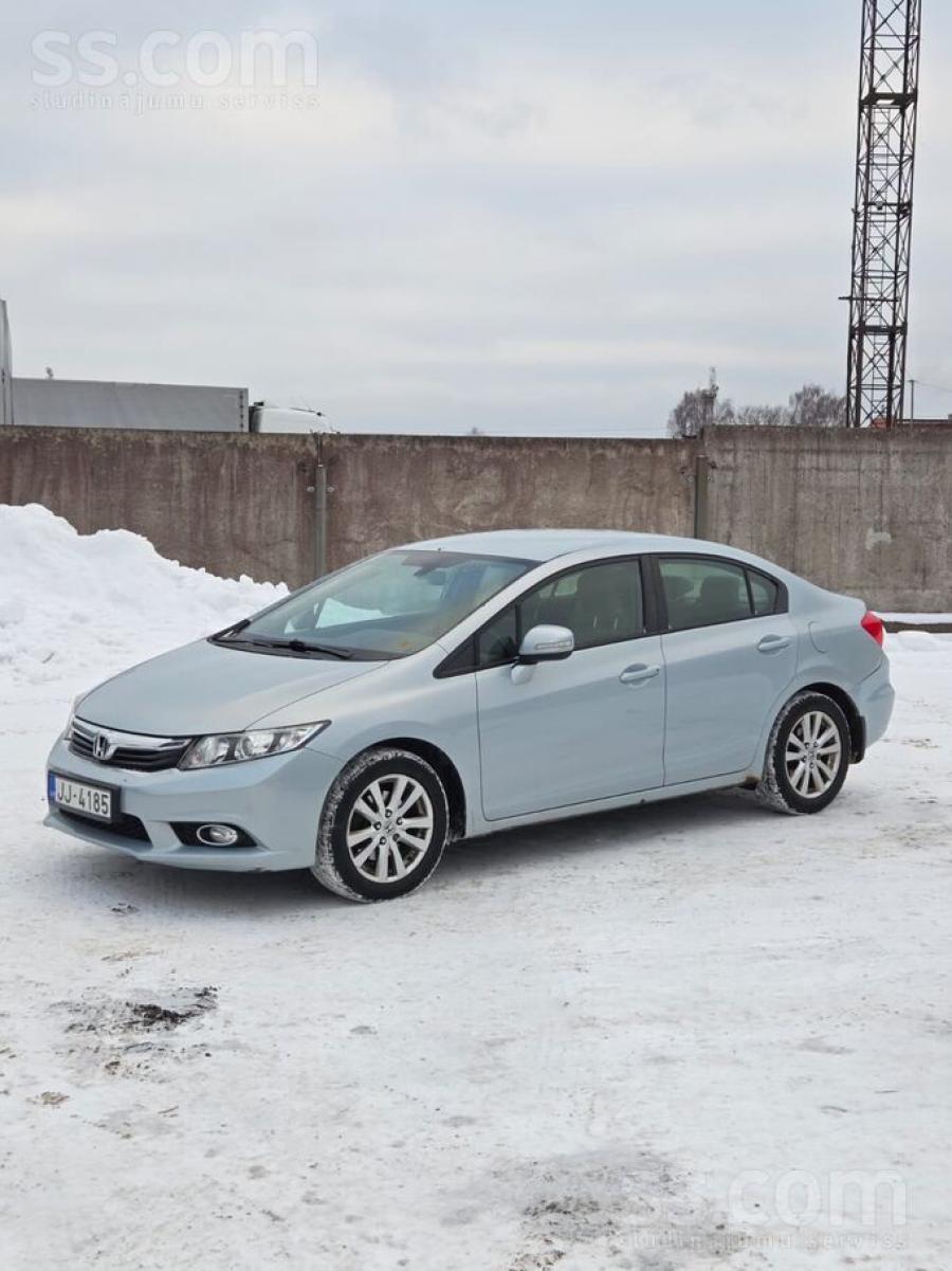 Blue Honda Civic 2013 in Riga, with an engine capacity of 1.80 L and mileage of 130 thousand km for 4300 €, photo 1 on AUTOMOTO.COM.LV