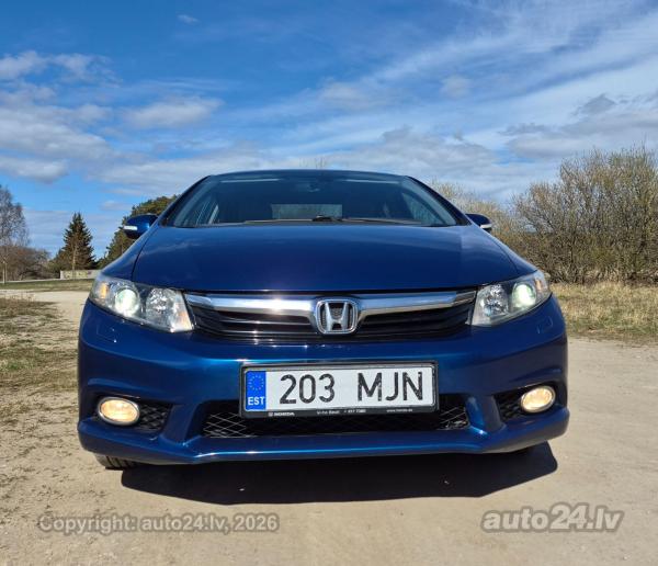 Zils Honda Civic 2014 Tallina, ar dzinēja tilpumu 1.80 L un nobraukumu 236 tūkst. km par 5990 €, foto 2 vietnē AUTOMOTO.COM.LV