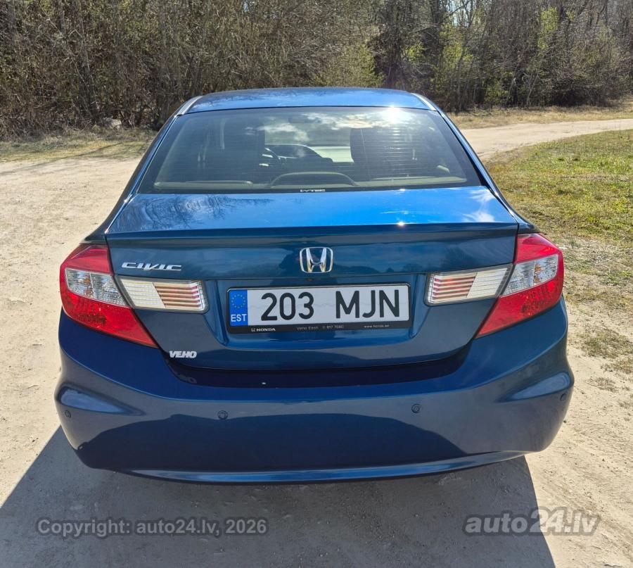 Zils Honda Civic 2014 Tallina, ar dzinēja tilpumu 1.80 L un nobraukumu 236 tūkst. km par 5990 €, foto 7 vietnē AUTOMOTO.COM.LV