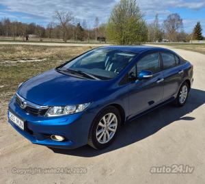 Zils Honda Civic 2014 Tallina, ar dzinēja tilpumu 1.80 L un nobraukumu 236 tūkst. km par 5990 €, foto 8 vietnē AUTOMOTO.COM.LV