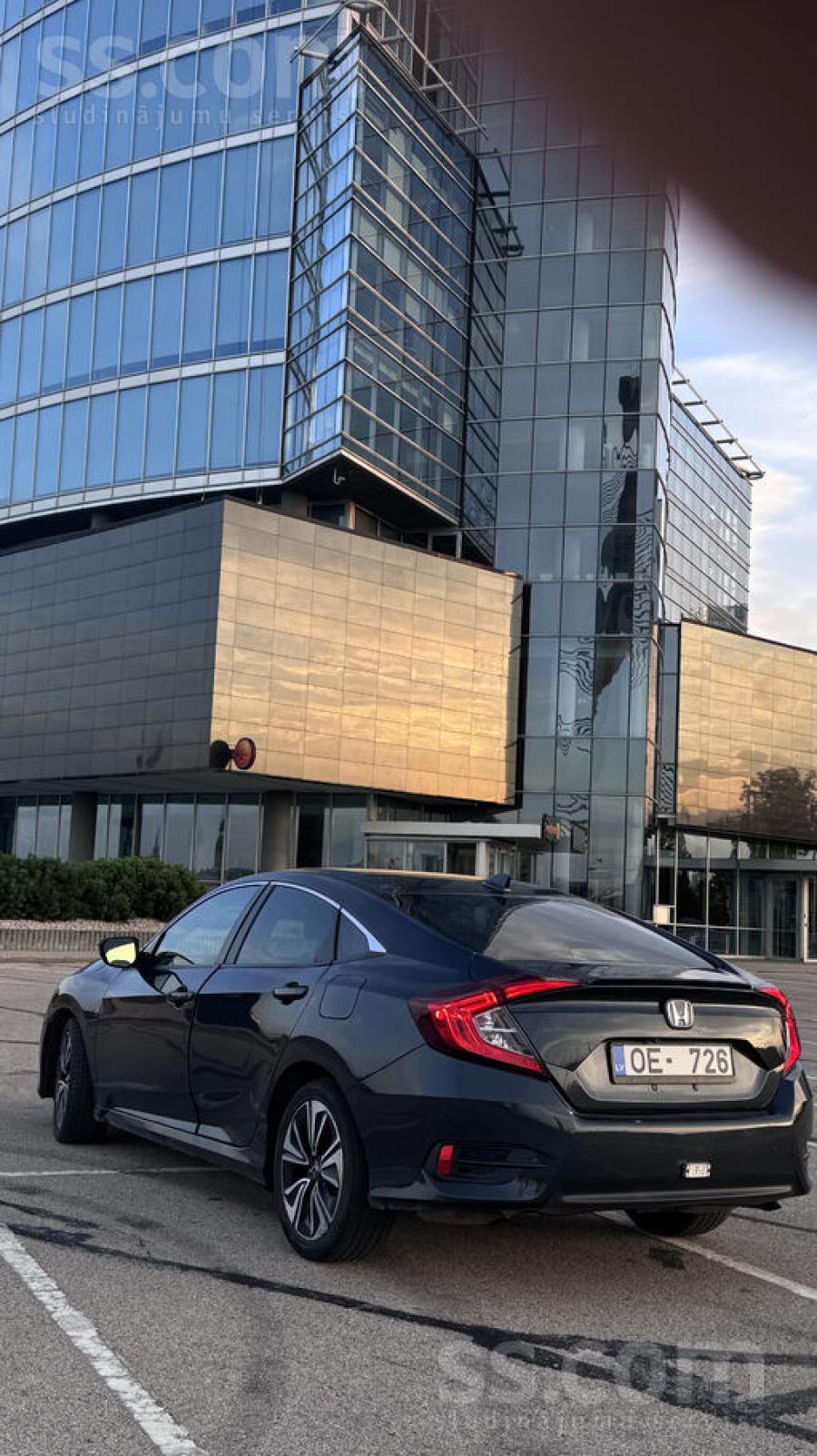 Blue Honda Civic 2016 in Riga, with an engine capacity of 1.50 L and mileage of 203 thousand km for 13900 €, photo 9 on AUTOMOTO.COM.LV
