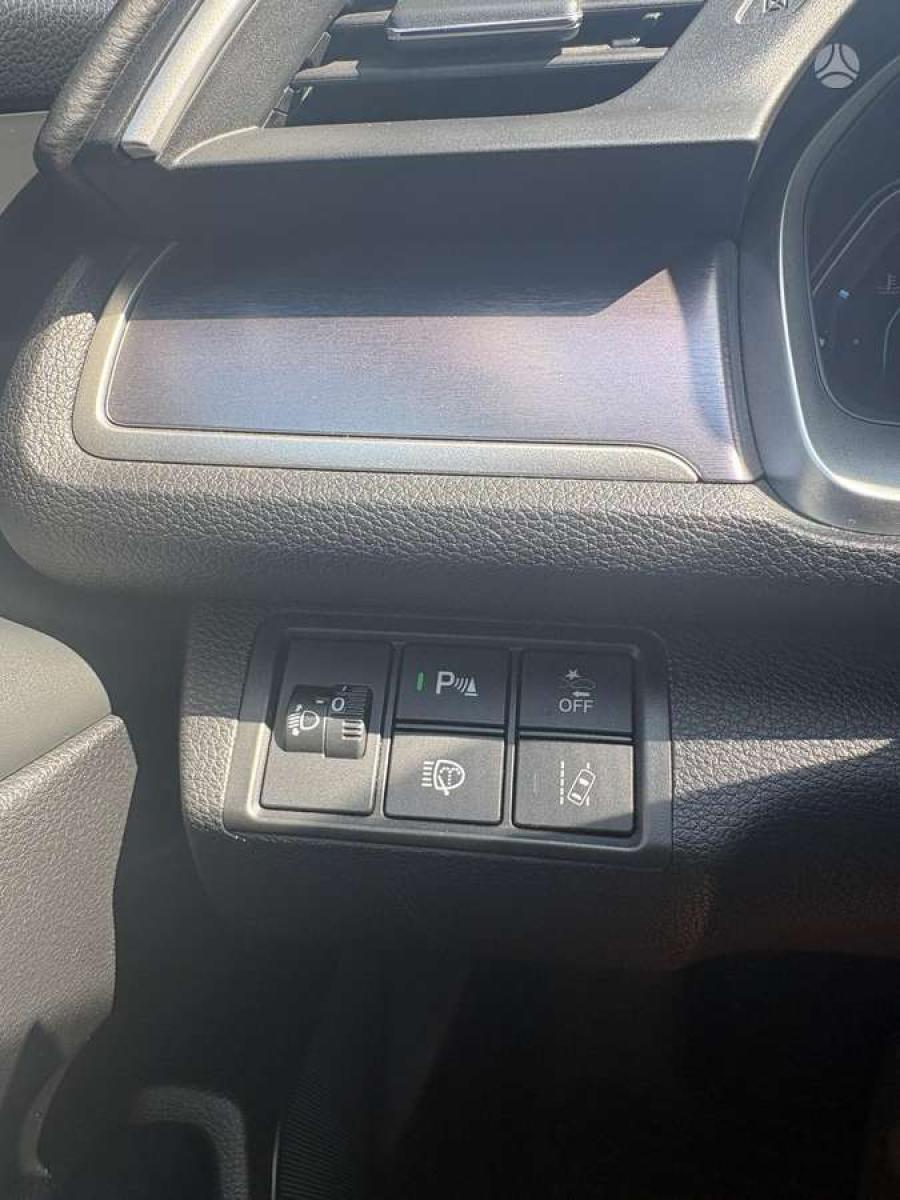 Zils Honda Civic 2018 Šauļi, ar dzinēja tilpumu 1.50 L un nobraukumu 77 tūkst. km par 13400 €, foto 8 vietnē AUTOMOTO.COM.LV