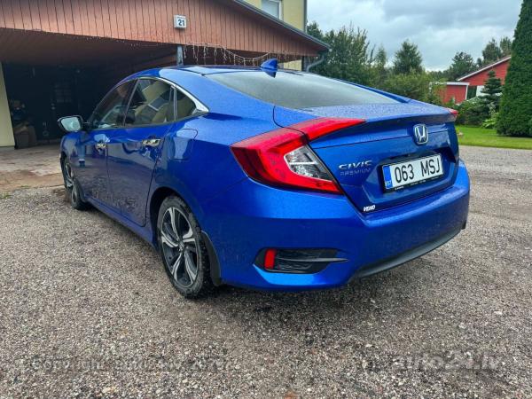 Blue Honda Civic 2019 in Tallinn, with an engine capacity of 1.60 L and mileage of 118 thousand km for 15000 €, photo 3 on AUTOMOTO.COM.LV