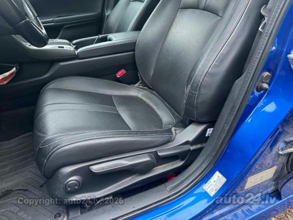 Blue Honda Civic 2019 in Tallinn, with an engine capacity of 1.60 L and mileage of 118 thousand km for 15000 €, photo 9 on AUTOMOTO.COM.LV