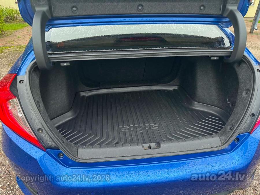 Zils Honda Civic 2019 Tallina, ar dzinēja tilpumu 1.60 L un nobraukumu 118 tūkst. km par 15000 €, foto 16 vietnē AUTOMOTO.COM.LV