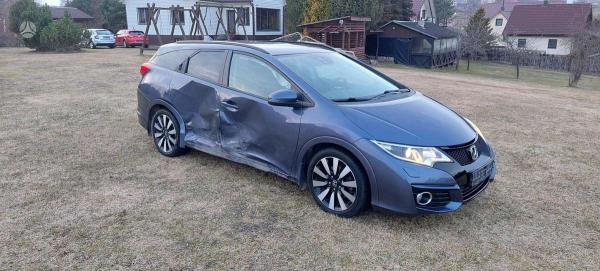 Blue Honda Civic 2015 in Trakai, with an engine capacity of 1.80 L and mileage of 151 thousand km for 5490 €, photo 5 on AUTOMOTO.COM.LV