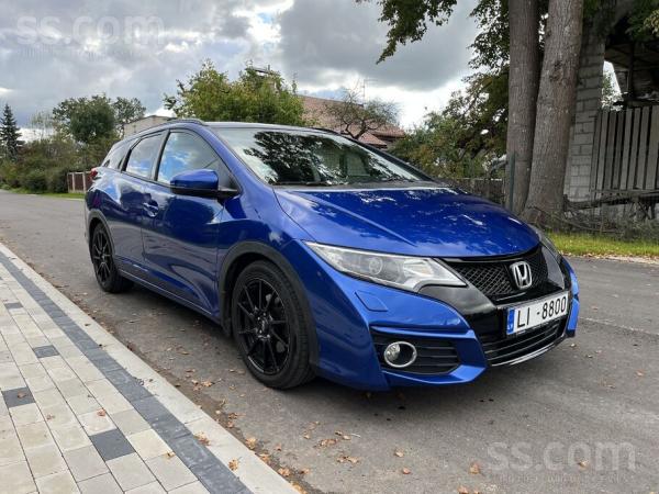 Honda Civic 2015 in Riga on AUTOMOTO.COM.LV Blue Honda Civic 2015 in Riga, with an engine capacity of 1.80 L and mileage of 129 thousand km for 9100 €, photo 3 on AUTOMOTO.COM.LV