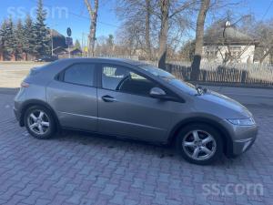 Brūns Honda Civic 2006 Ogre, ar dzinēja tilpumu 2.20 L un nobraukumu 265 tūkst. km par 1200 €, foto 4 vietnē AUTOMOTO.COM.LV