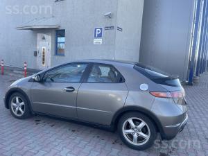 Brūns Honda Civic 2006 Ogre, ar dzinēja tilpumu 2.20 L un nobraukumu 265 tūkst. km par 1200 €, foto 8 vietnē AUTOMOTO.COM.LV