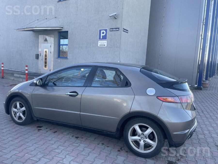 Brūns Honda Civic 2006 Ogre, ar dzinēja tilpumu 2.20 L un nobraukumu 265 tūkst. km par 1200 €, foto 8 vietnē AUTOMOTO.COM.LV
