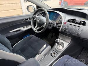 Brūns Honda Civic 2006 Rīga, ar dzinēja tilpumu 1.40 L un nobraukumu 179 tūkst. km par 2000 €, foto 8 vietnē AUTOMOTO.COM.LV