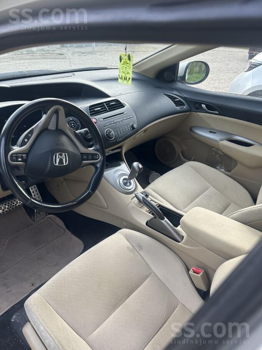 Brūns Honda Civic 2006 Rīga, ar dzinēja tilpumu 1.80 L un nobraukumu 152 tūkst. km par 2100 €, foto 9 vietnē AUTOMOTO.COM.LV
