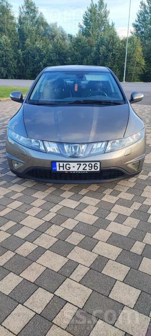 Brown Honda Civic 2006 in Jelgava, with an engine capacity of 1.80 L and mileage of 175 thousand km for 1850 €, photo 8 on AUTOMOTO.COM.LV