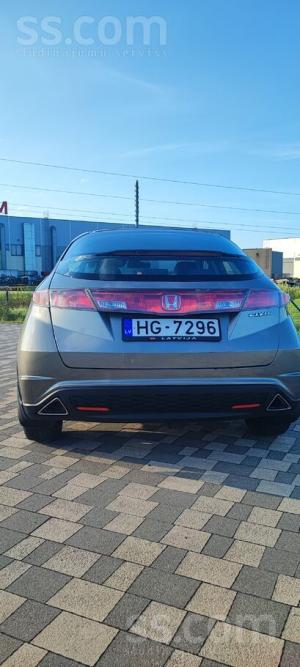 Brown Honda Civic 2006 in Jelgava, with an engine capacity of 1.80 L and mileage of 175 thousand km for 1850 €, photo 9 on AUTOMOTO.COM.LV