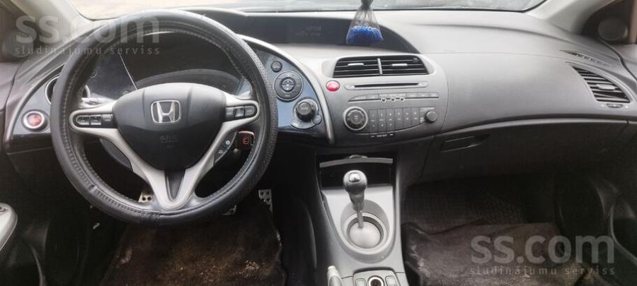 Brown Honda Civic 2006 in Jelgava, with an engine capacity of 1.80 L and mileage of 175 thousand km for 1850 €, photo 15 on AUTOMOTO.COM.LV