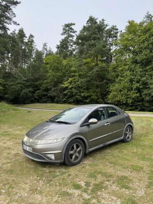 Brown Honda Civic 2006 in Vilnius, with an engine capacity of 1.80 L and mileage of 260 thousand km for 3000 €, photo 10 on AUTOMOTO.COM.LV