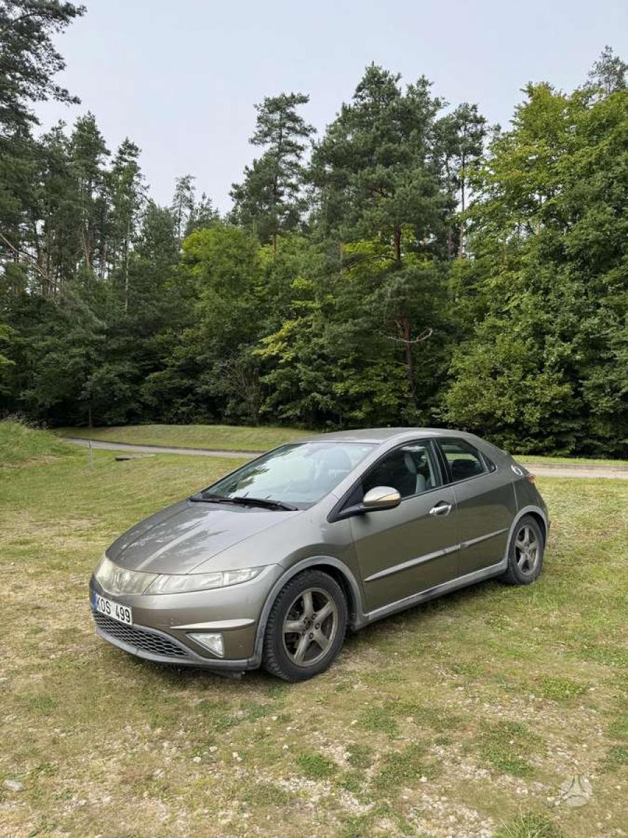 Brown Honda Civic 2006 in Vilnius, with an engine capacity of 1.80 L and mileage of 260 thousand km for 3000 €, photo 10 on AUTOMOTO.COM.LV