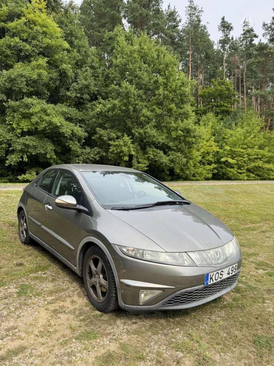 Brown Honda Civic 2006 in Vilnius, with an engine capacity of 1.80 L and mileage of 260 thousand km for 3000 €, photo 12 on AUTOMOTO.COM.LV