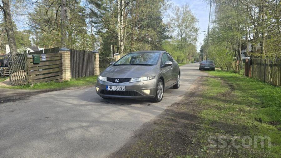 Brūns Honda Civic 2007 Rīga, ar dzinēja tilpumu 1.80 L un nobraukumu 135 tūkst. km par 3900 €, foto 1 vietnē AUTOMOTO.COM.LV