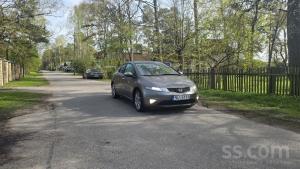 Brūns Honda Civic 2007 Rīga, ar dzinēja tilpumu 1.80 L un nobraukumu 135 tūkst. km par 3900 €, foto 2 vietnē AUTOMOTO.COM.LV