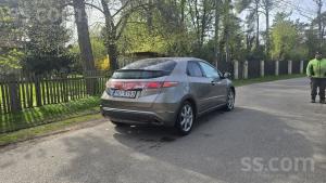 Brūns Honda Civic 2007 Rīga, ar dzinēja tilpumu 1.80 L un nobraukumu 135 tūkst. km par 3900 €, foto 3 vietnē AUTOMOTO.COM.LV