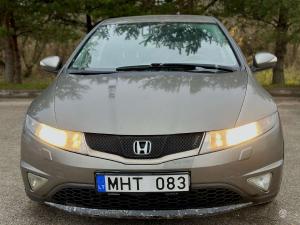 Brown Honda Civic 2007 in Vilnius, with an engine capacity of 1.80 L and mileage of 226 thousand km for 2250 €, photo 5 on AUTOMOTO.COM.LV
