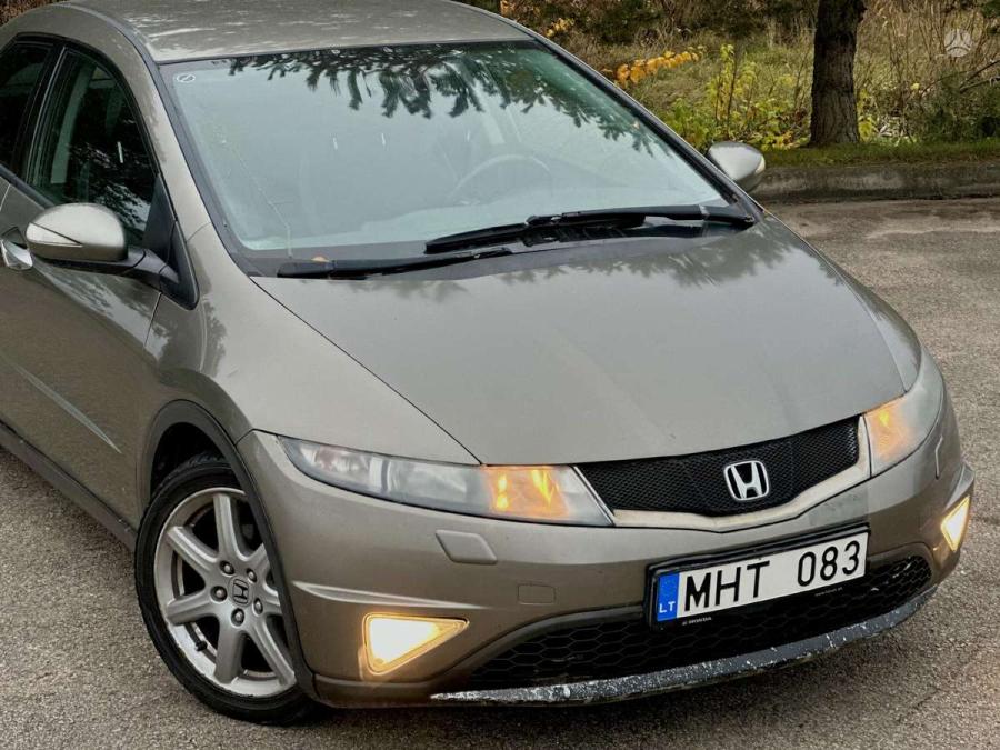 Brūns Honda Civic 2007 Viļņa, ar dzinēja tilpumu 1.80 L un nobraukumu 226 tūkst. km par 2250 €, foto 8 vietnē AUTOMOTO.COM.LV