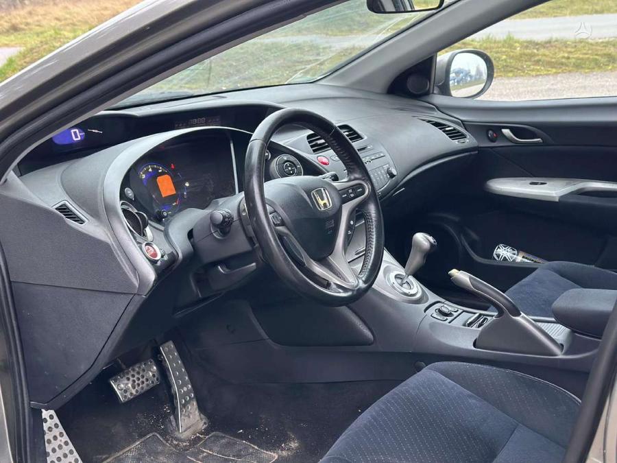 Brūns Honda Civic 2007 Viļņa, ar dzinēja tilpumu 1.80 L un nobraukumu 226 tūkst. km par 2250 €, foto 19 vietnē AUTOMOTO.COM.LV