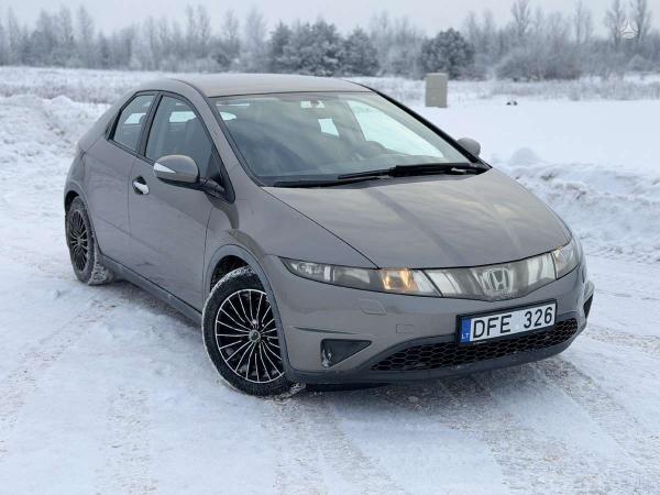 Brūns Honda Civic 2007 Viļņa, ar dzinēja tilpumu 1.80 L un nobraukumu 98 tūkst. km par 2750 €, foto 1 vietnē AUTOMOTO.COM.LV