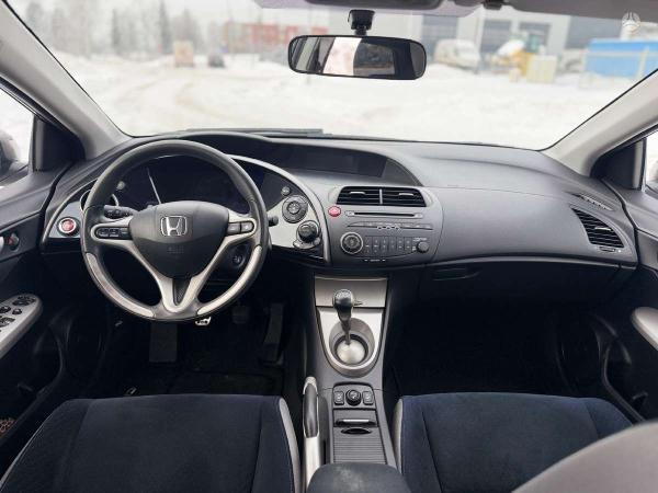 Brūns Honda Civic 2007 Viļņa, ar dzinēja tilpumu 1.80 L un nobraukumu 98 tūkst. km par 2750 €, foto 7 vietnē AUTOMOTO.COM.LV