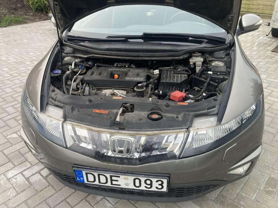 Brown Honda Civic 2007 in Klaipeda, with an engine capacity of 1.80 L and mileage of 66 thousand km for 6500 €, photo 18 on AUTOMOTO.COM.LV