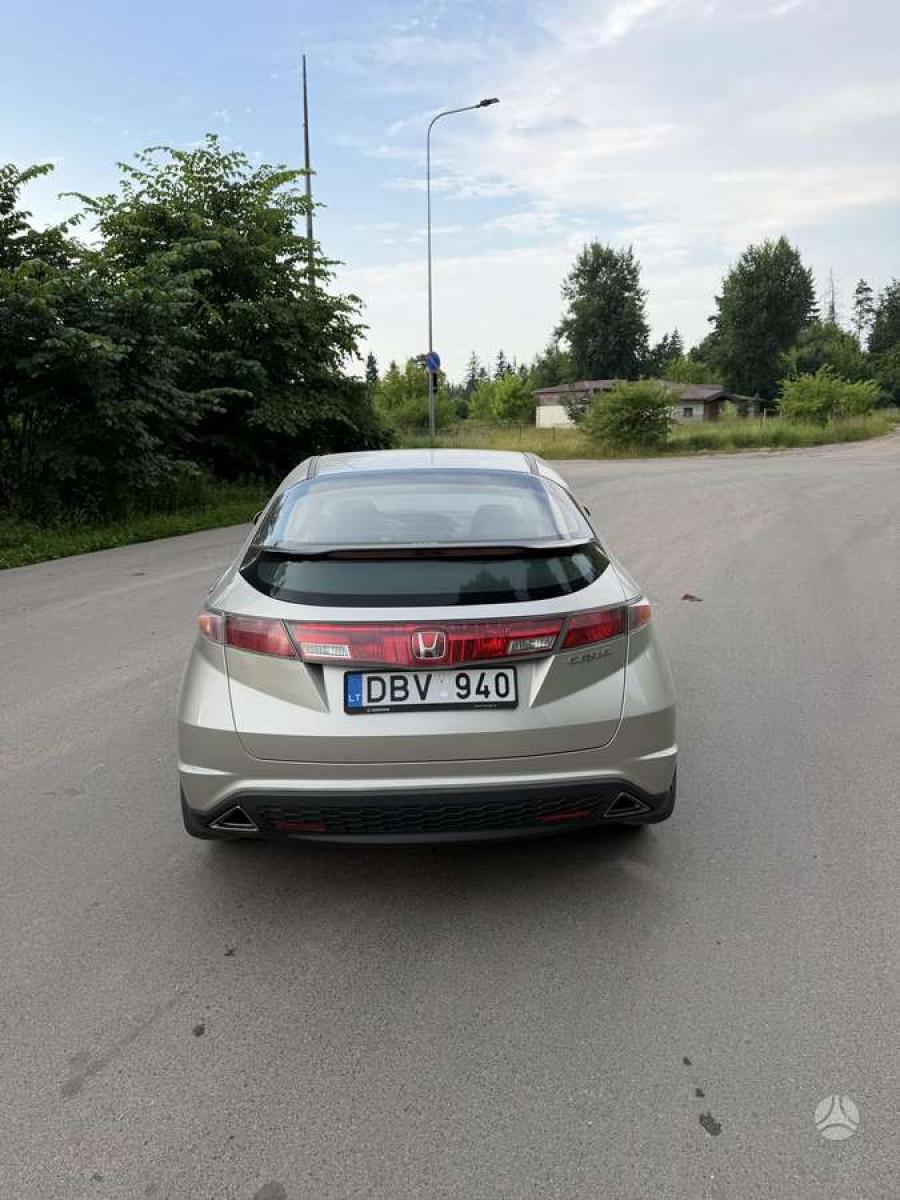 Brūns Honda Civic 2007 Viļņa, ar dzinēja tilpumu 1.80 L un nobraukumu 236 tūkst. km par 890 €, foto 6 vietnē AUTOMOTO.COM.LV