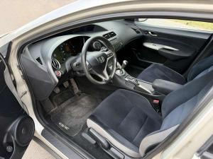 Brūns Honda Civic 2007 Viļņa, ar dzinēja tilpumu 1.80 L un nobraukumu 236 tūkst. km par 890 €, foto 11 vietnē AUTOMOTO.COM.LV