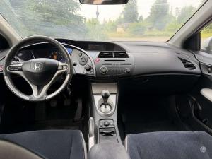 Brūns Honda Civic 2007 Viļņa, ar dzinēja tilpumu 1.80 L un nobraukumu 236 tūkst. km par 890 €, foto 12 vietnē AUTOMOTO.COM.LV